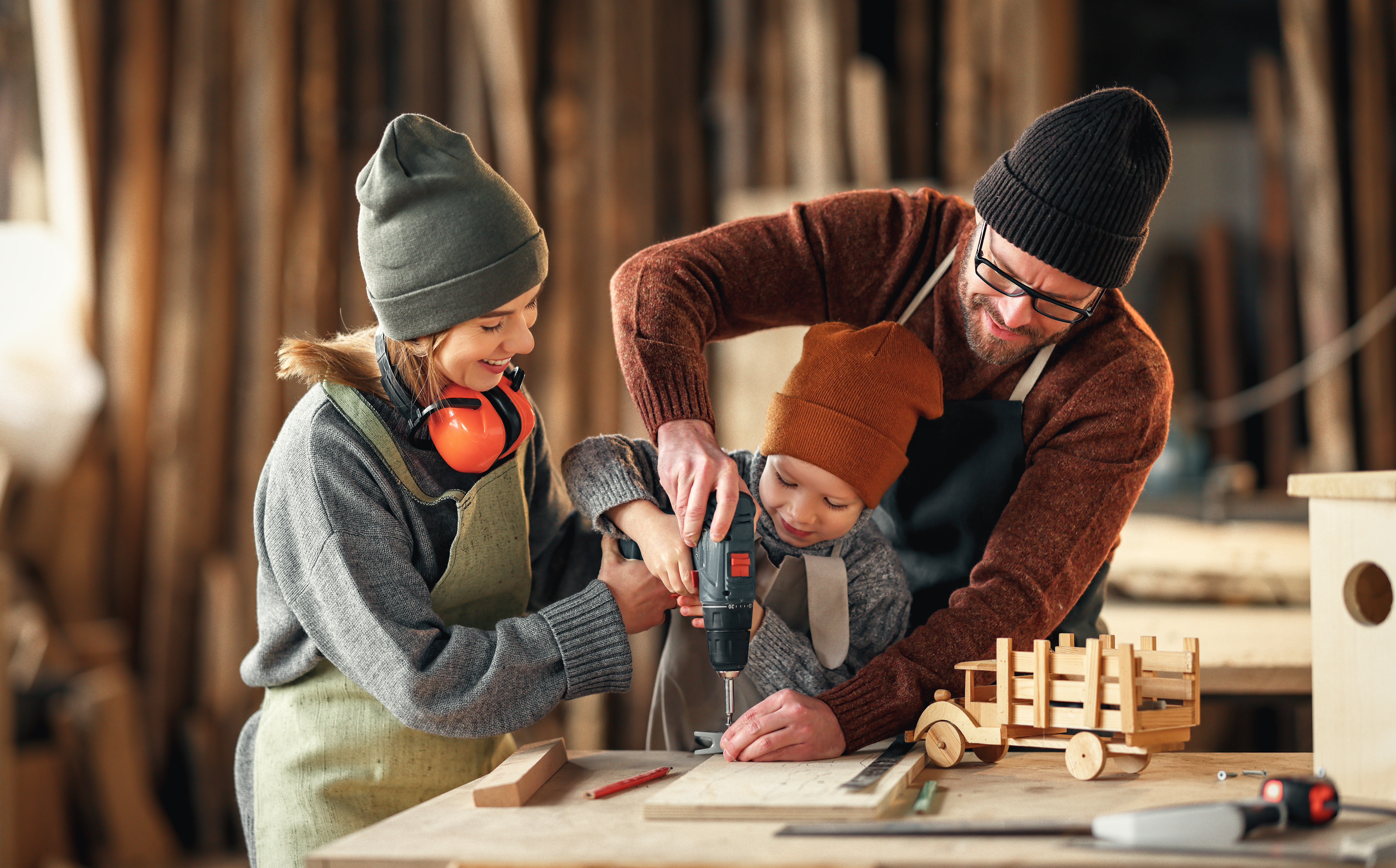 Family Bonding with DIY Energy Efficiency Projects This Winter